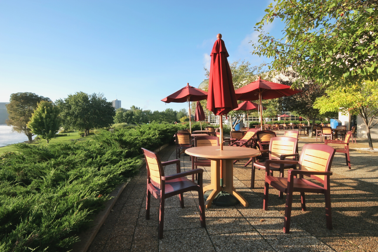 Bistro Terrace | Green Dog Landscaping